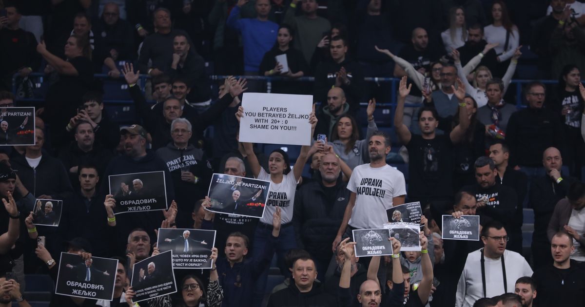 Cela Arena u znaku Željka Obradovića, pogledajte šta su sve navijači ...