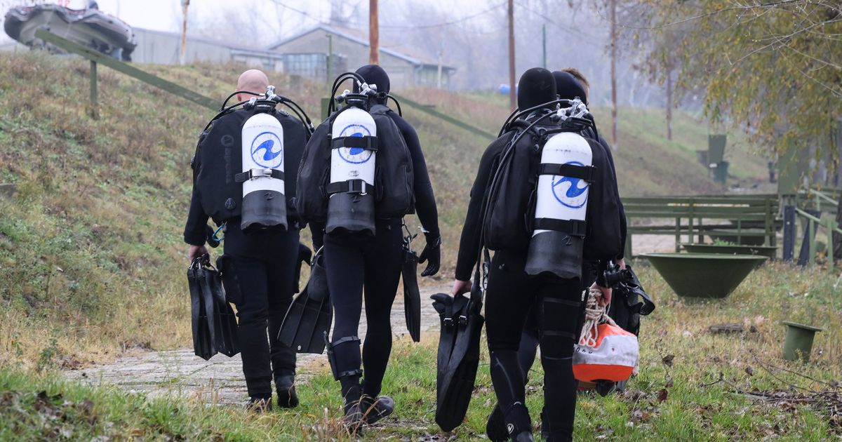 Na Dunavu kod Novog Sada održan kurs za lake ronioce Vojske Srbije ...