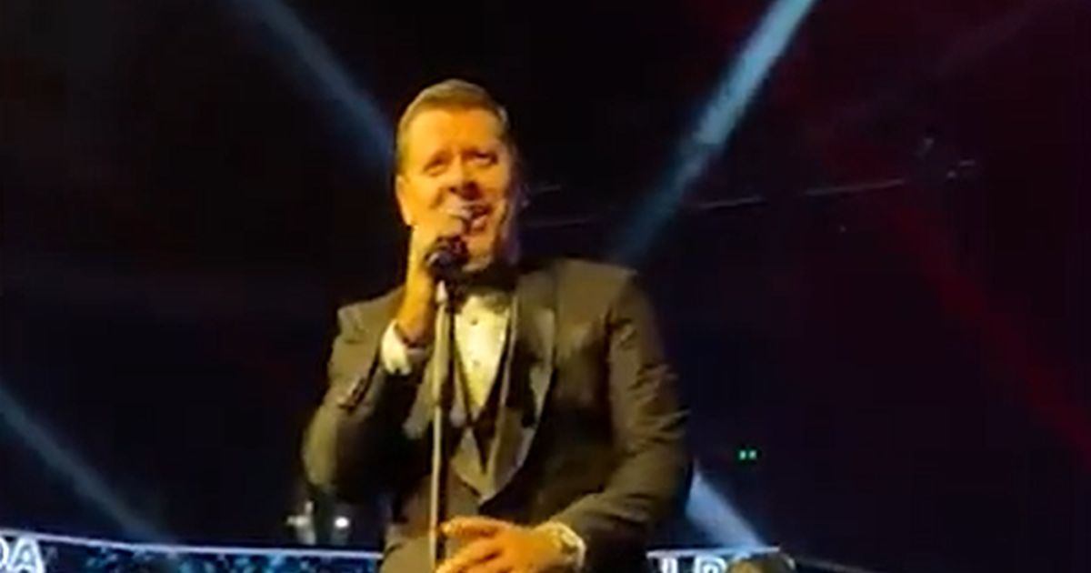 Vlado Georgiev otvorio koncert u Areni čuvenim hitom: Pevač publici ...