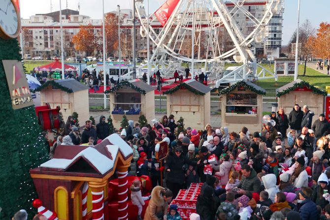 ALTA banka širi duh zajedništva: Pokloni, osmesi i praznična atmosfera ...