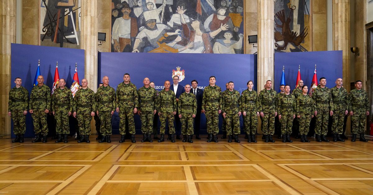 President Vucic receives Serbian Army personnel deployed in ...