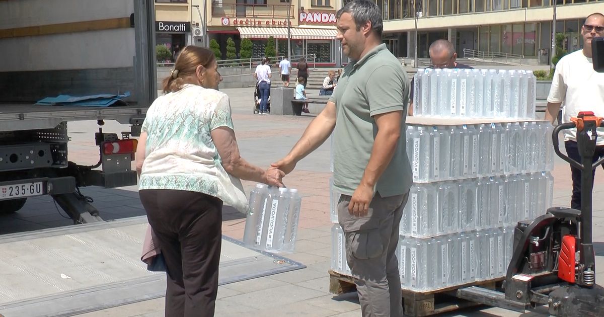 Drama u Čačku još traje! Nema ni kapi vode, radnici ne izlaze iz rupe ...