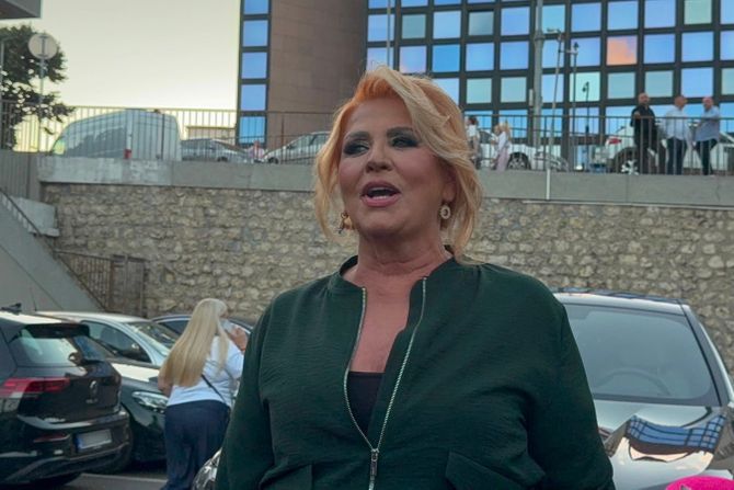Pola estrade na Ćaninom koncertu: Stigle njene kolege, OVA pevačica ...